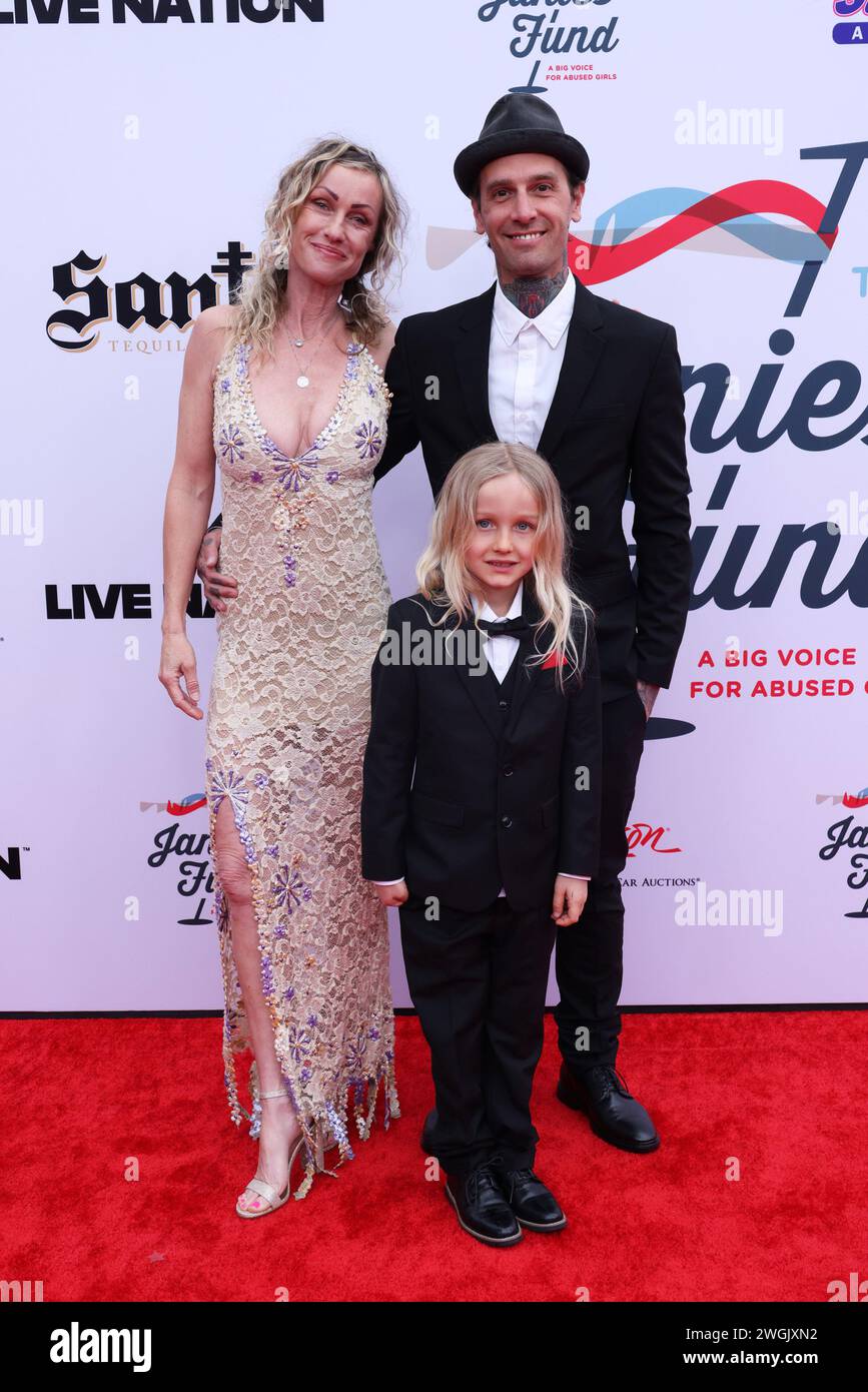 Hollywood, USA. 04th Feb, 2024. Simone Wallwork, Sven Wallwork, and ...