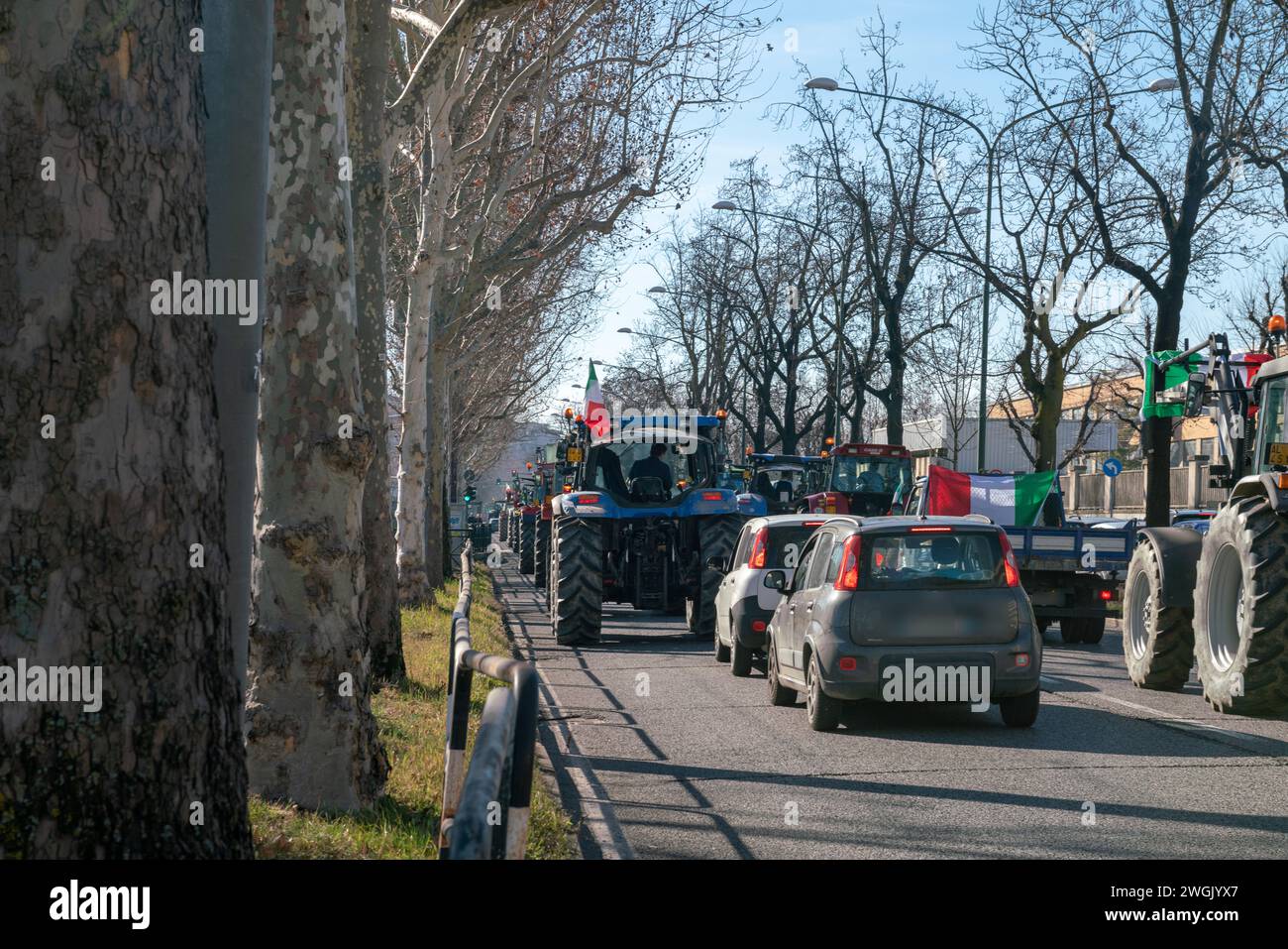 Farmers' demonstrations with tractors and road blocks in cities, press ...