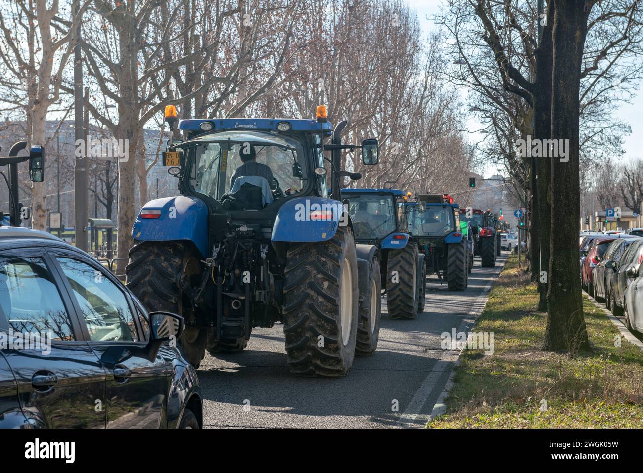 Farmers' demonstrations with tractors and road blocks in cities, press ...