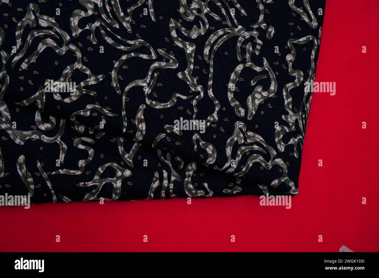 indian saree collections for onam, pongal and wedding. Textured Fabric ...