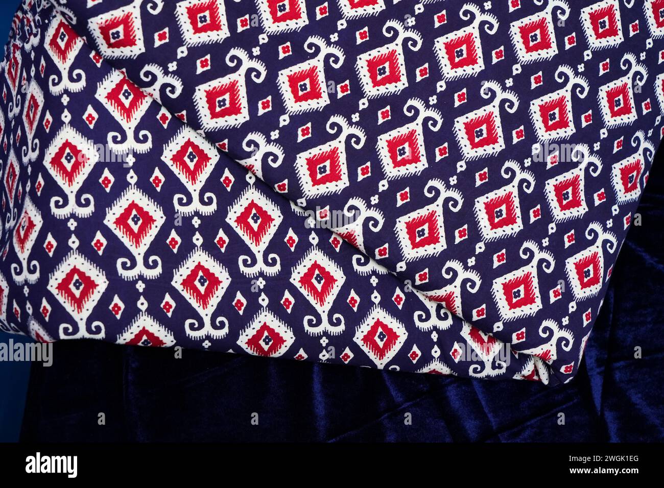 indian saree collections for onam, pongal and wedding. Textured Fabric ...