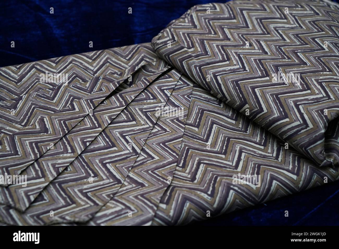 indian saree collections for onam, pongal and wedding. Textured Fabric ...