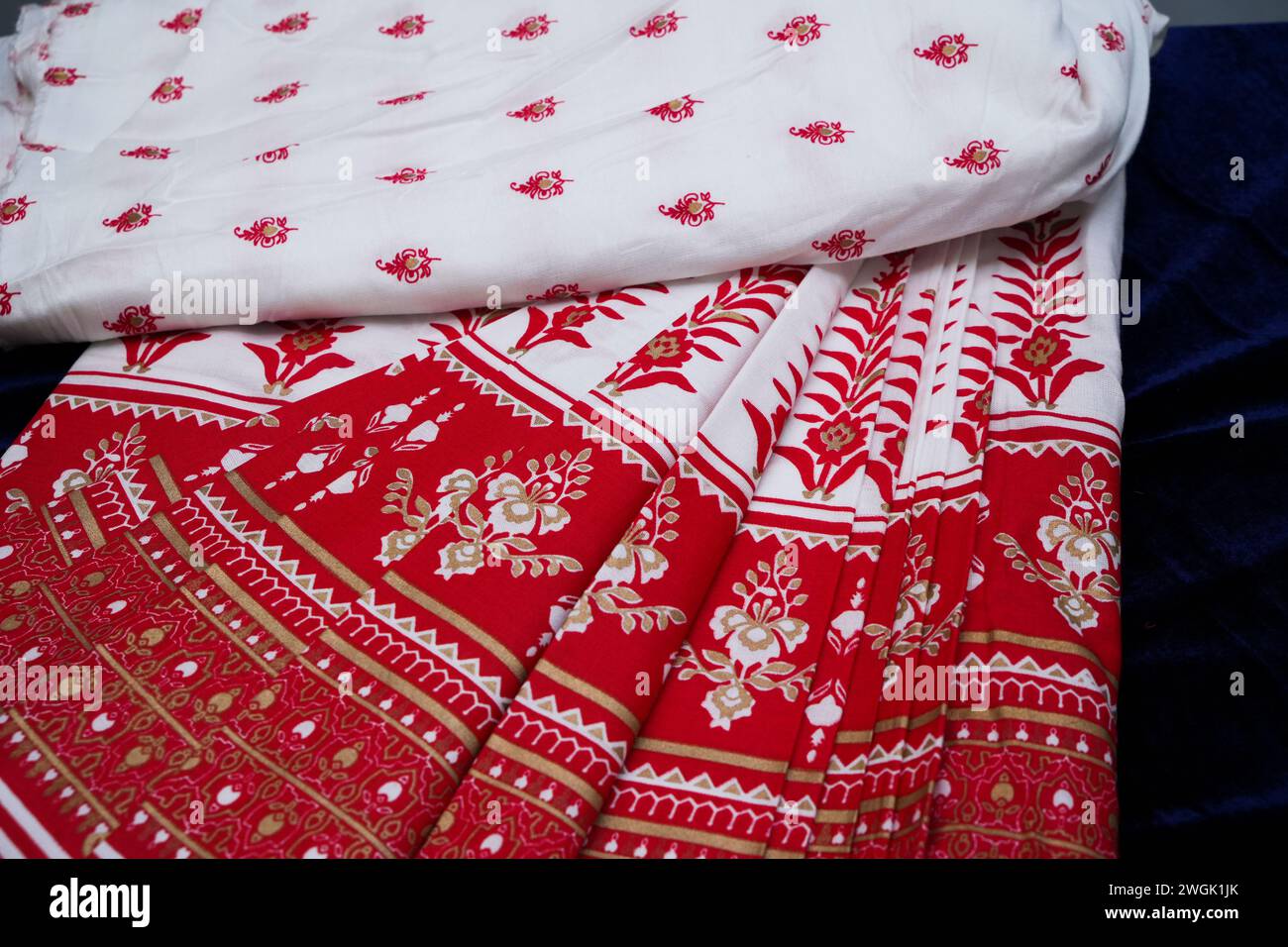 indian saree collections for onam, pongal and wedding. Textured Fabric ...