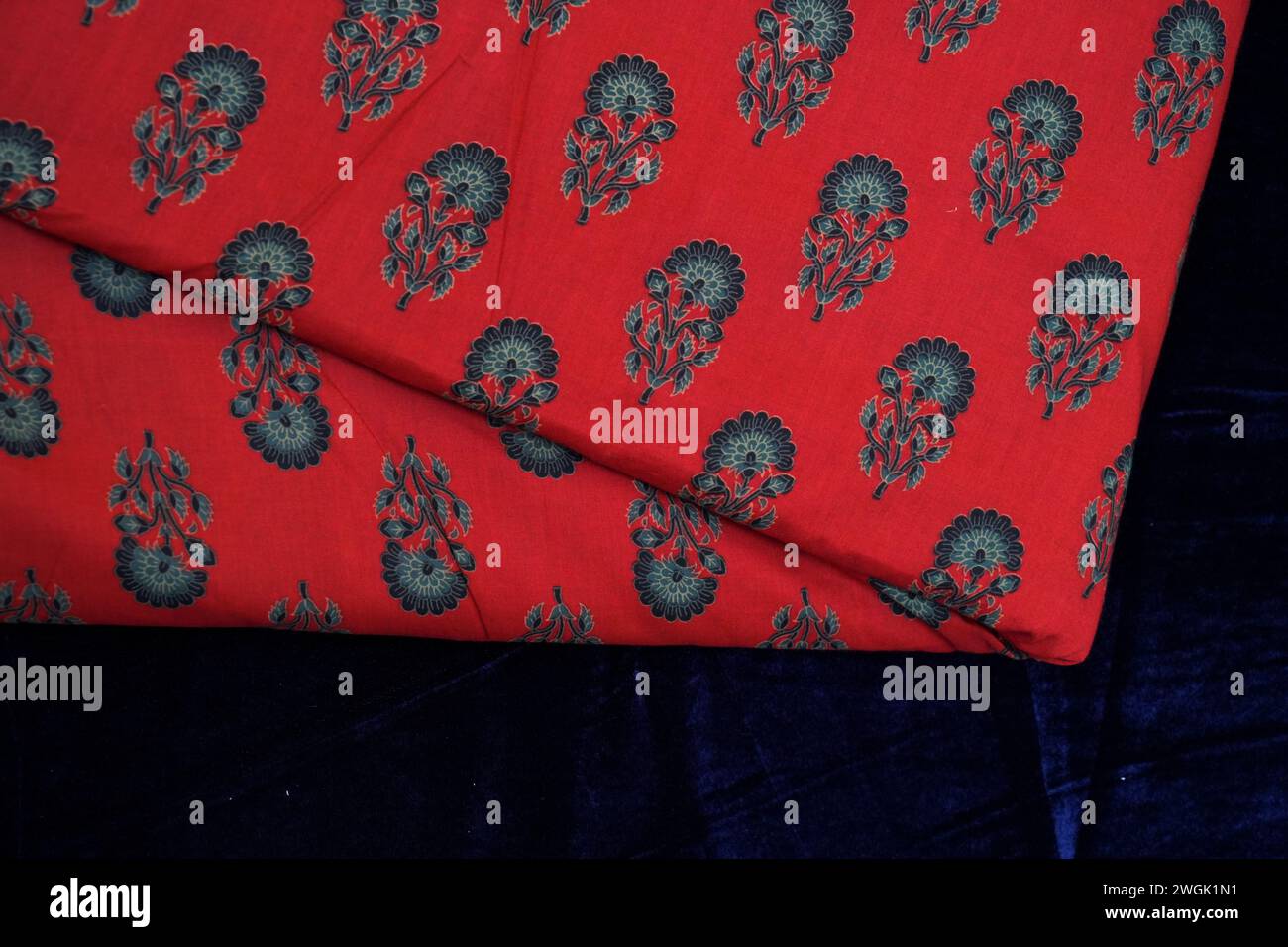 indian saree collections for onam, pongal and wedding. Textured Fabric ...