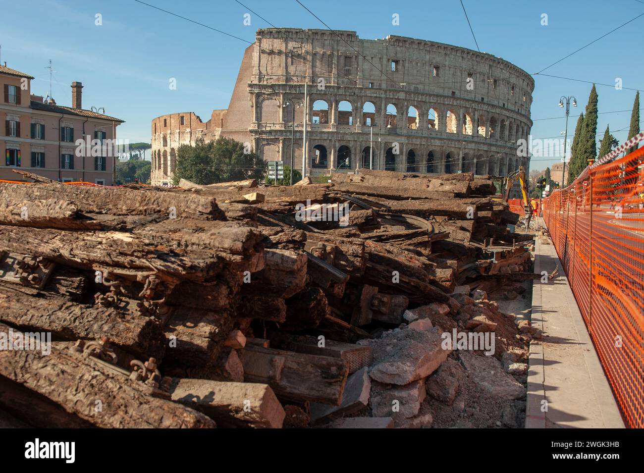 February 04, 2024 - Rome, Italy: Workers replace tram tracks with the ...