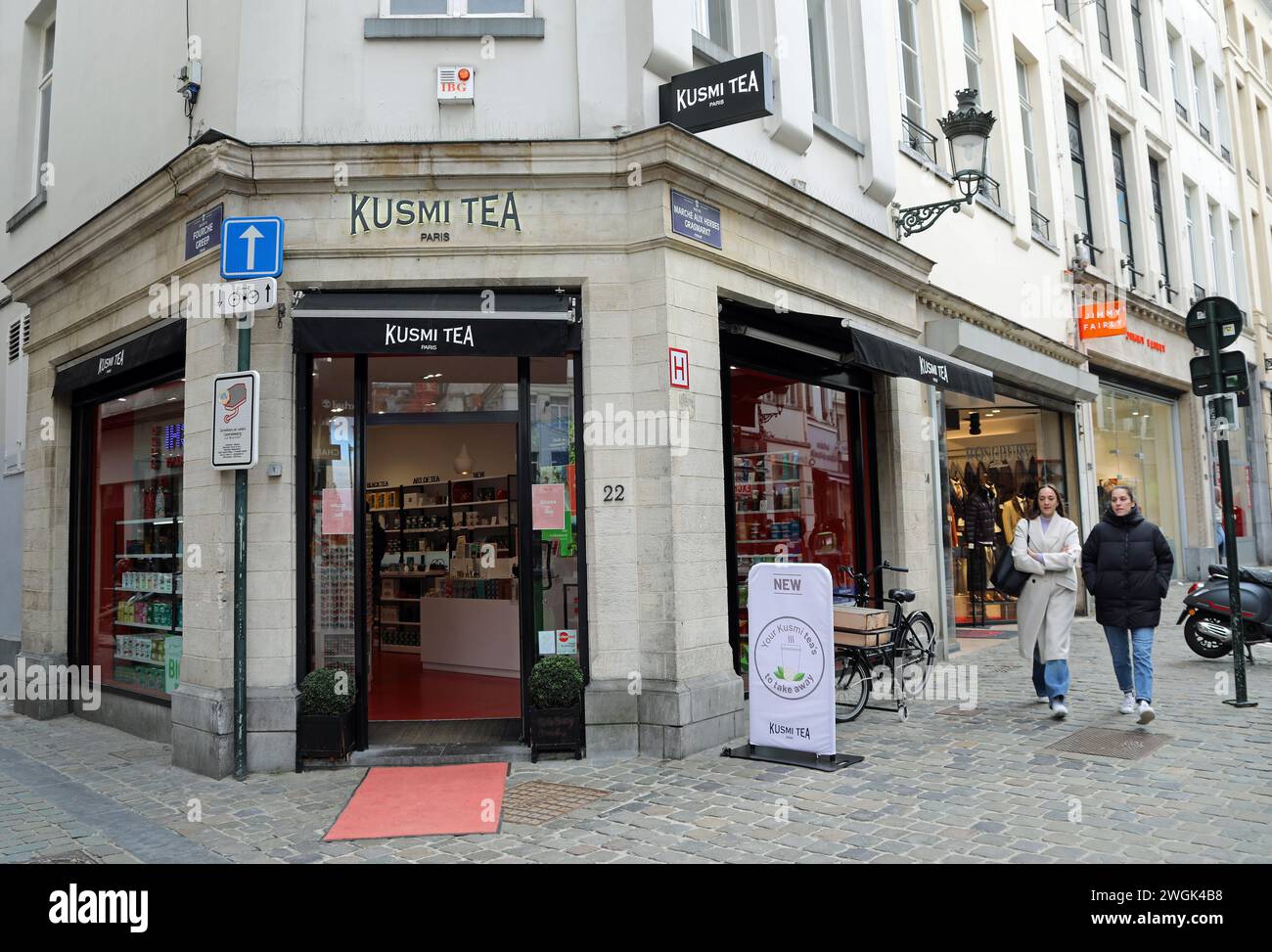 Kusmi Tea Store in Brussels Stock Photo - Alamy