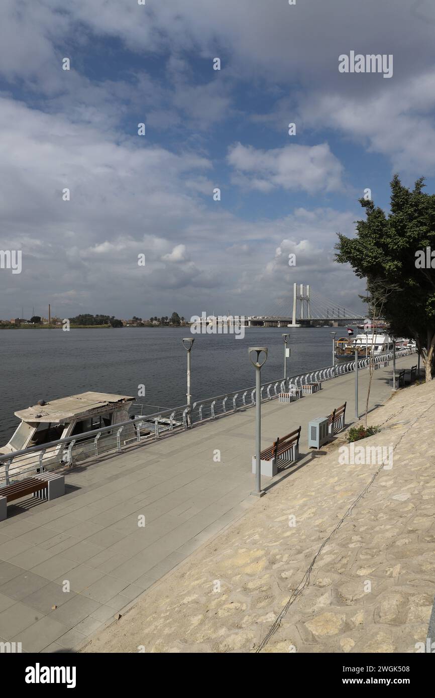 Cairo nile promenade hi-res stock photography and images - Alamy