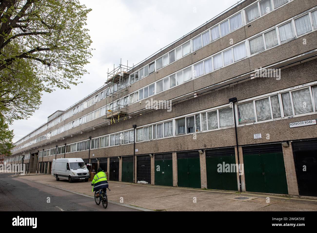 London, UK. 27th April 2023. A Gayhurst housing block at the Aylesbury ...