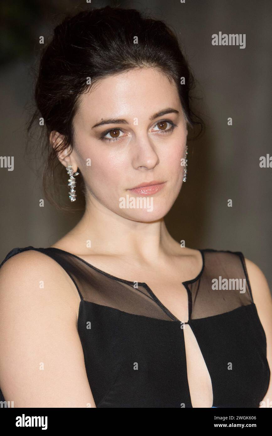 Phoebe fox hi-res stock photography and images - Alamy