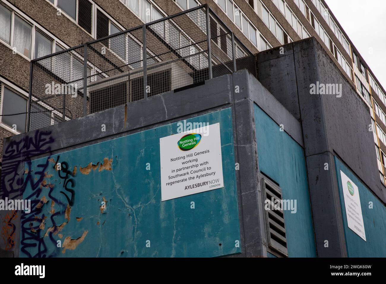 Aylesbury estate graffiti hi-res stock photography and images - Alamy