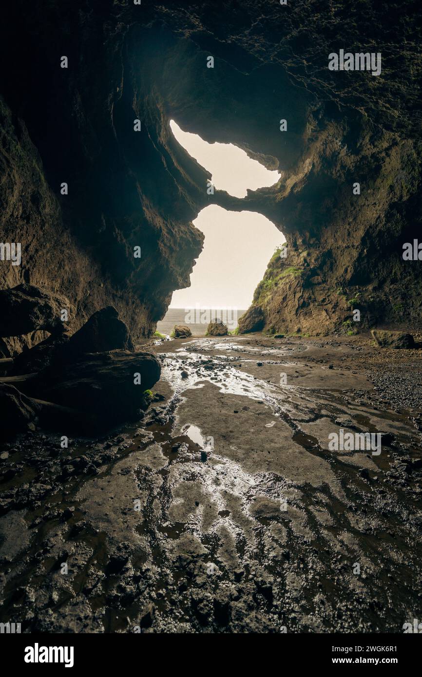Iceland yoda cave hi-res stock photography and images - Alamy