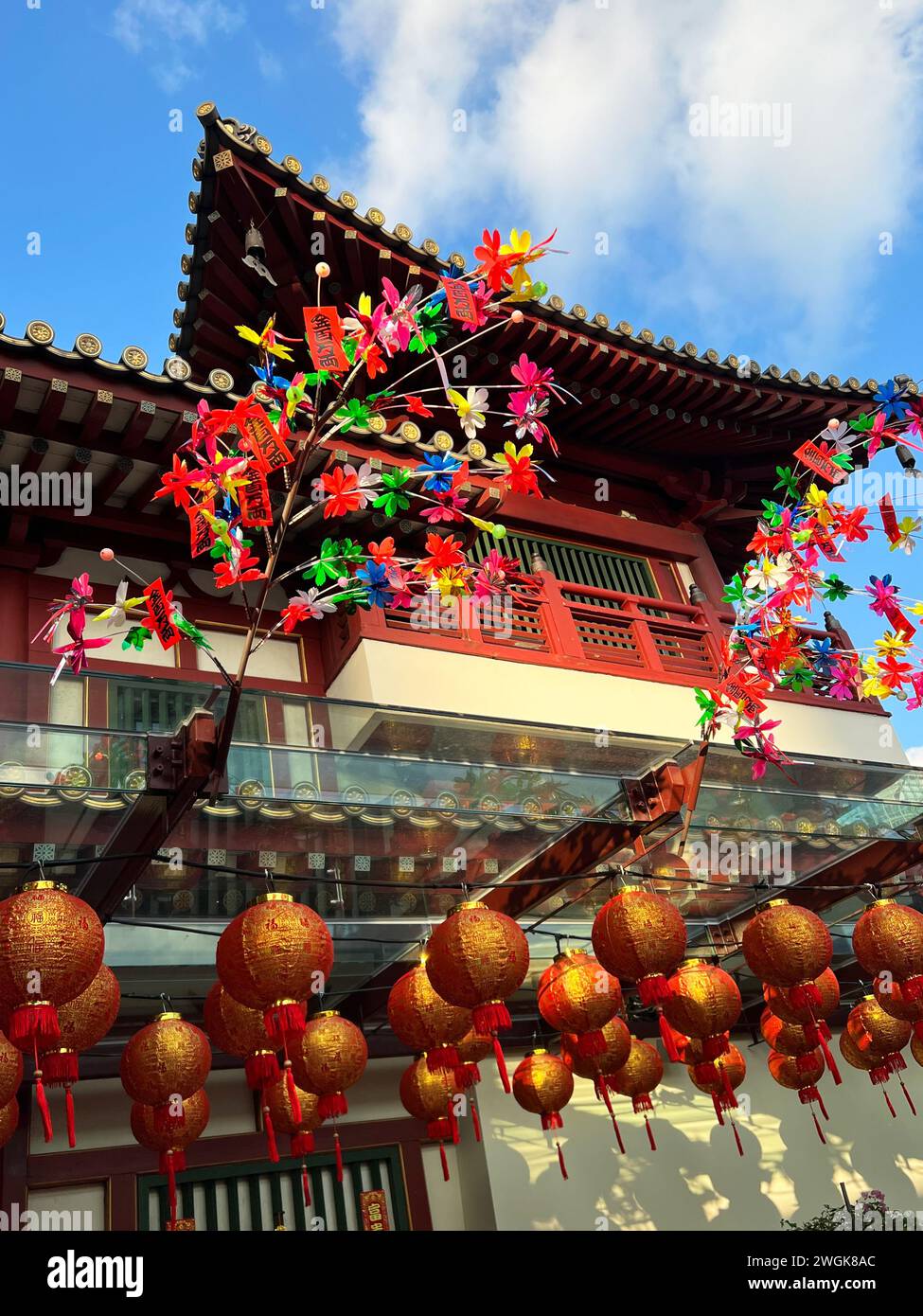 Singapore, Chinatown. the Buddha Tooth Relic Temple on South Bridge ...