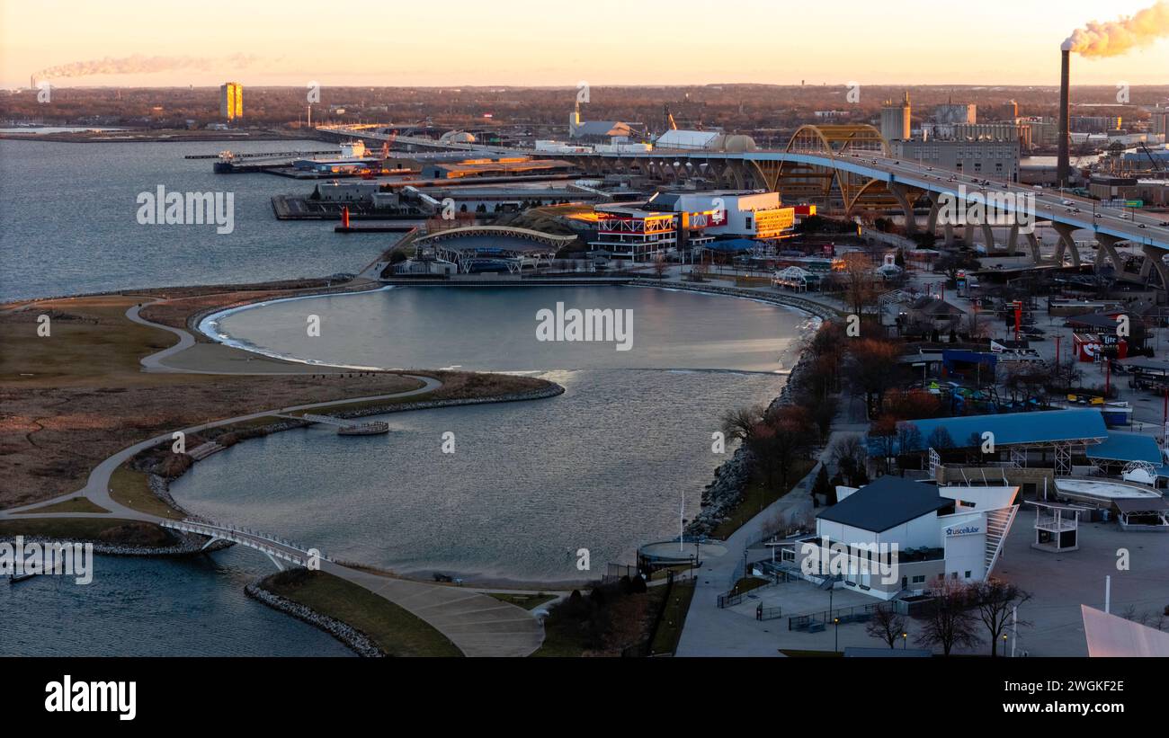 Aerial photograph of Milwaukee Harbor, Milwaukee, Wisconsin, USA at ...