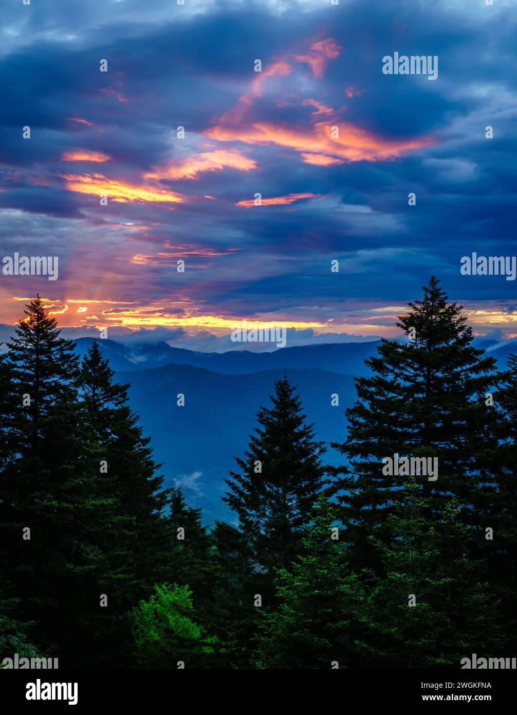 Scenic sunrise in Smokey Mountains viewed from Blue Ridge Parkway Stock ...