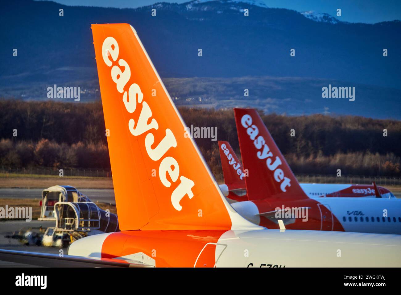 Long haul passenger plane hi-res stock photography and images - Alamy