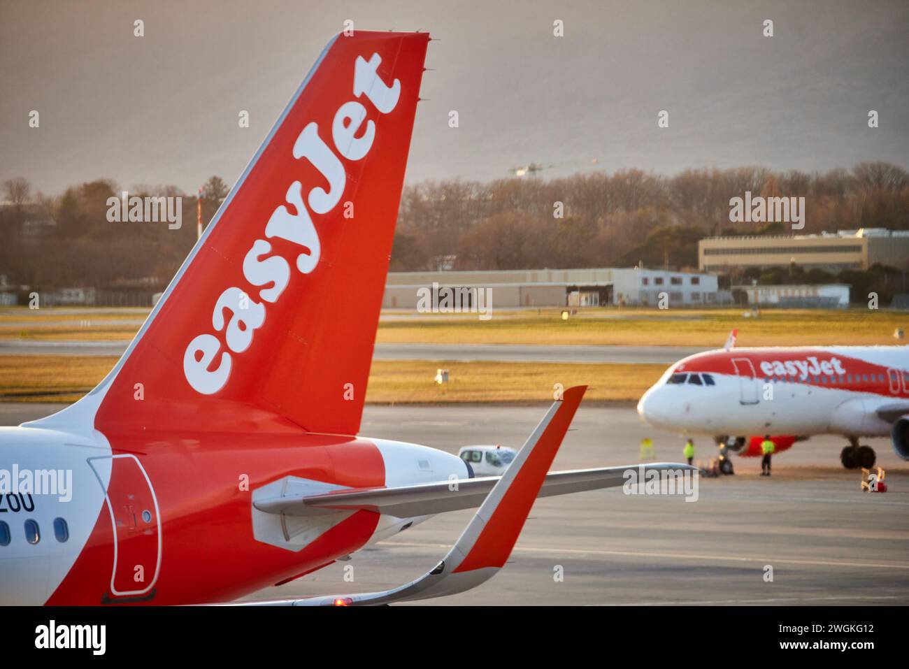 Airport geneva switzerland planes hi-res stock photography and images ...