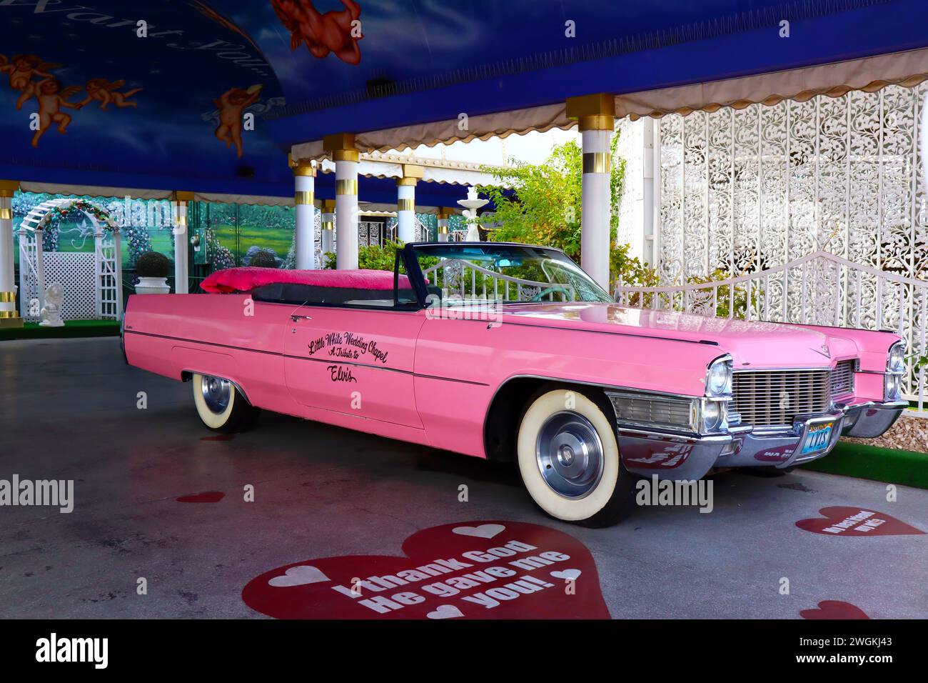 Las Vegas, Nevada: Elvis Pink Cadillac wedding car at Little White ...