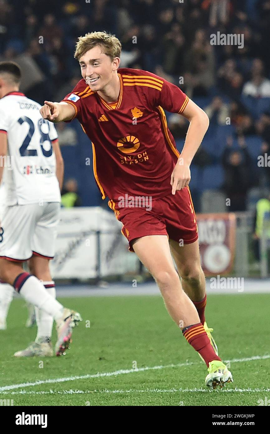 Rome, Italy. 05th Feb, 2024. Dean Huijsen of AS Roma celebrates after ...