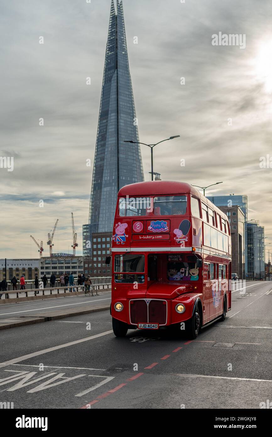 Routemaster bus crossing london hi-res stock photography and images - Alamy