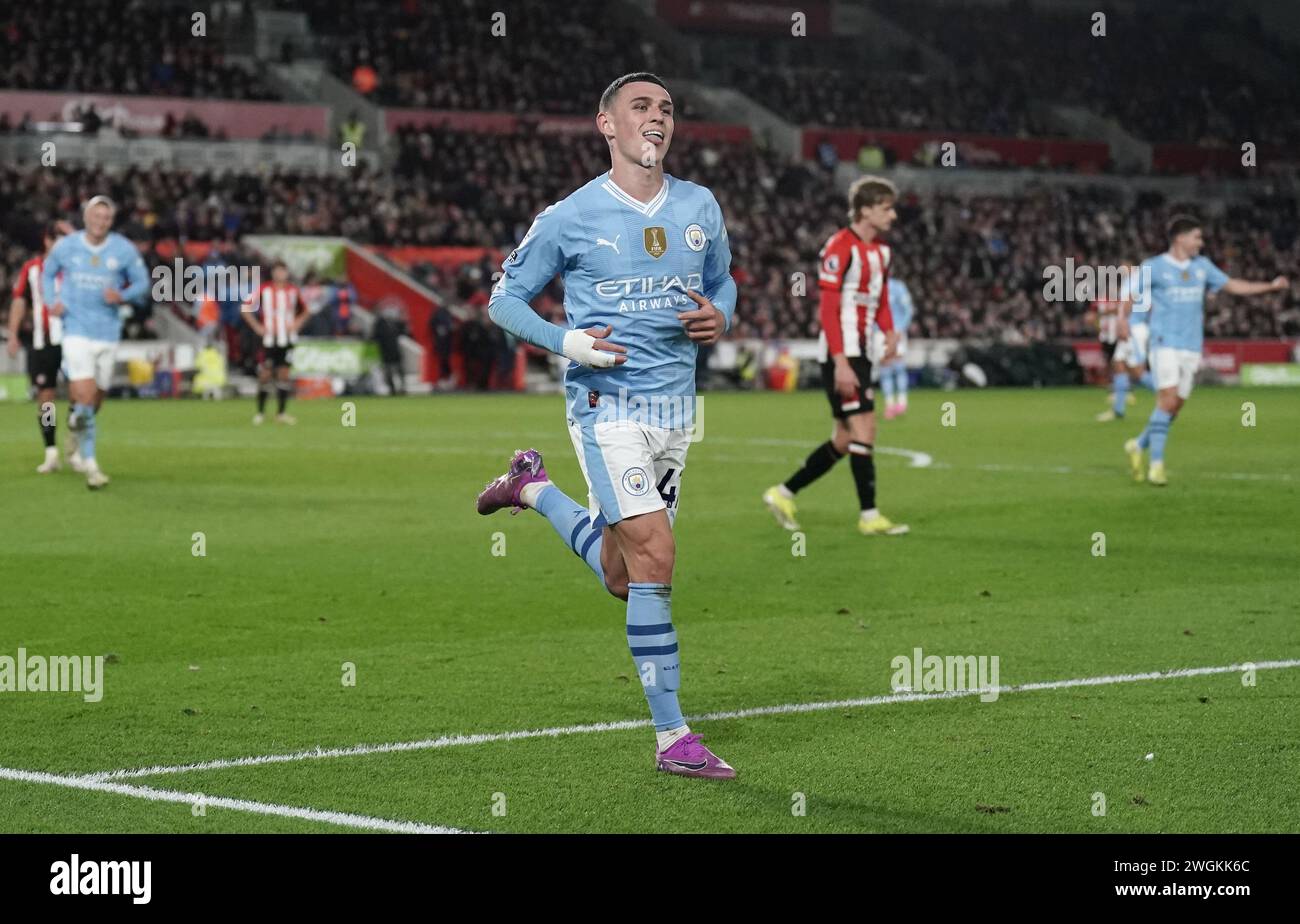 Manchester City's Phil Foden celebrates scoring their side's third goal ...