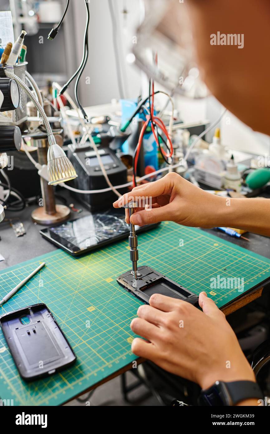 Fixing devices hi-res stock photography and images - Alamy