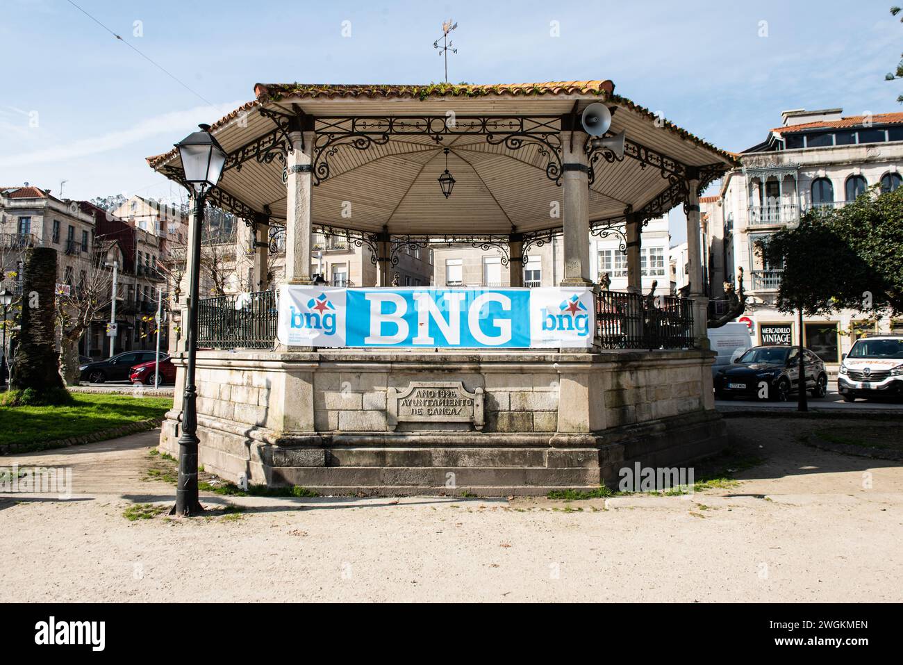 Electoral kiosk hi-res stock photography and images - Alamy