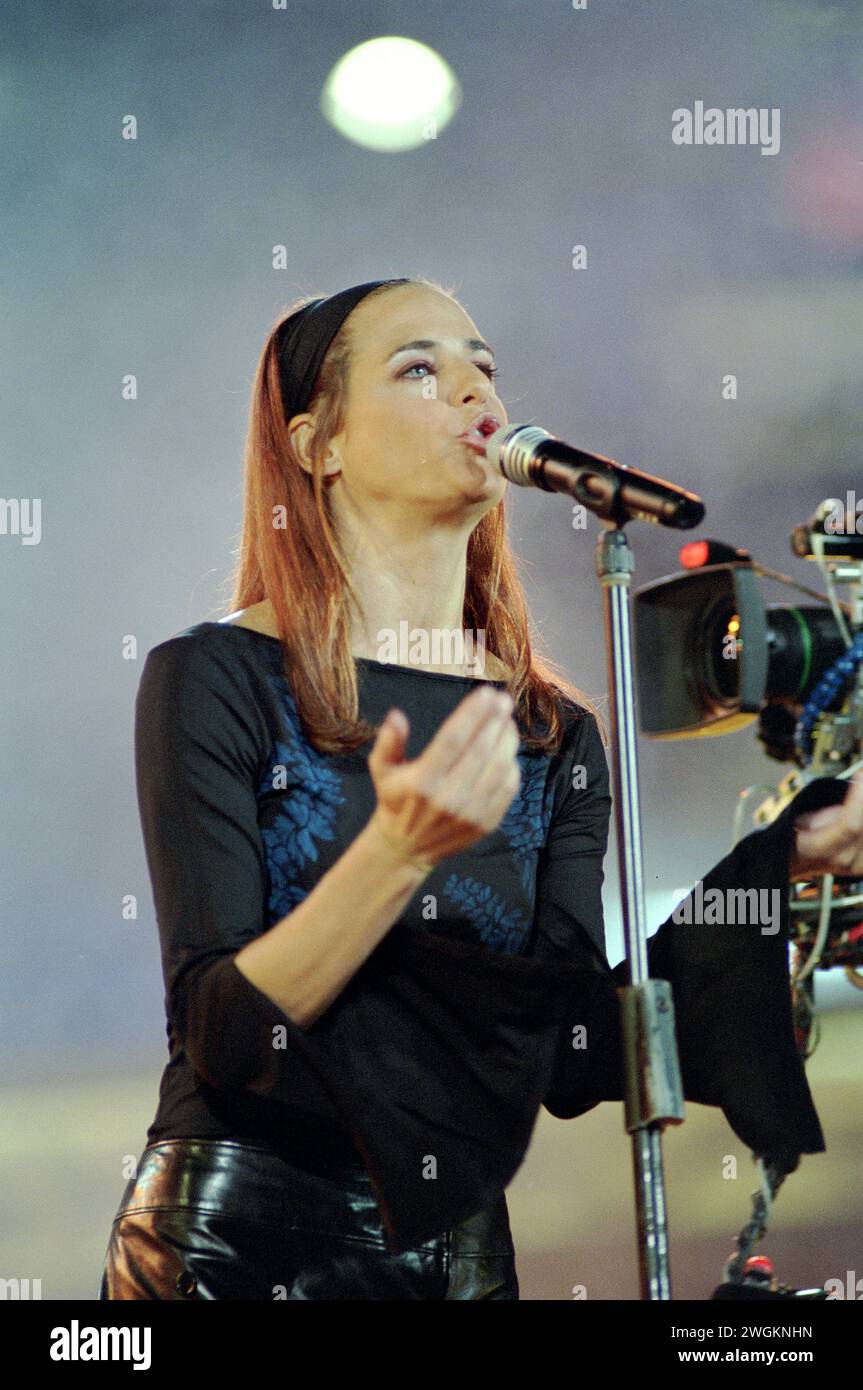 Verona Italy 2001-09-08: Gi Kalweit singer of the Delta V band during ...