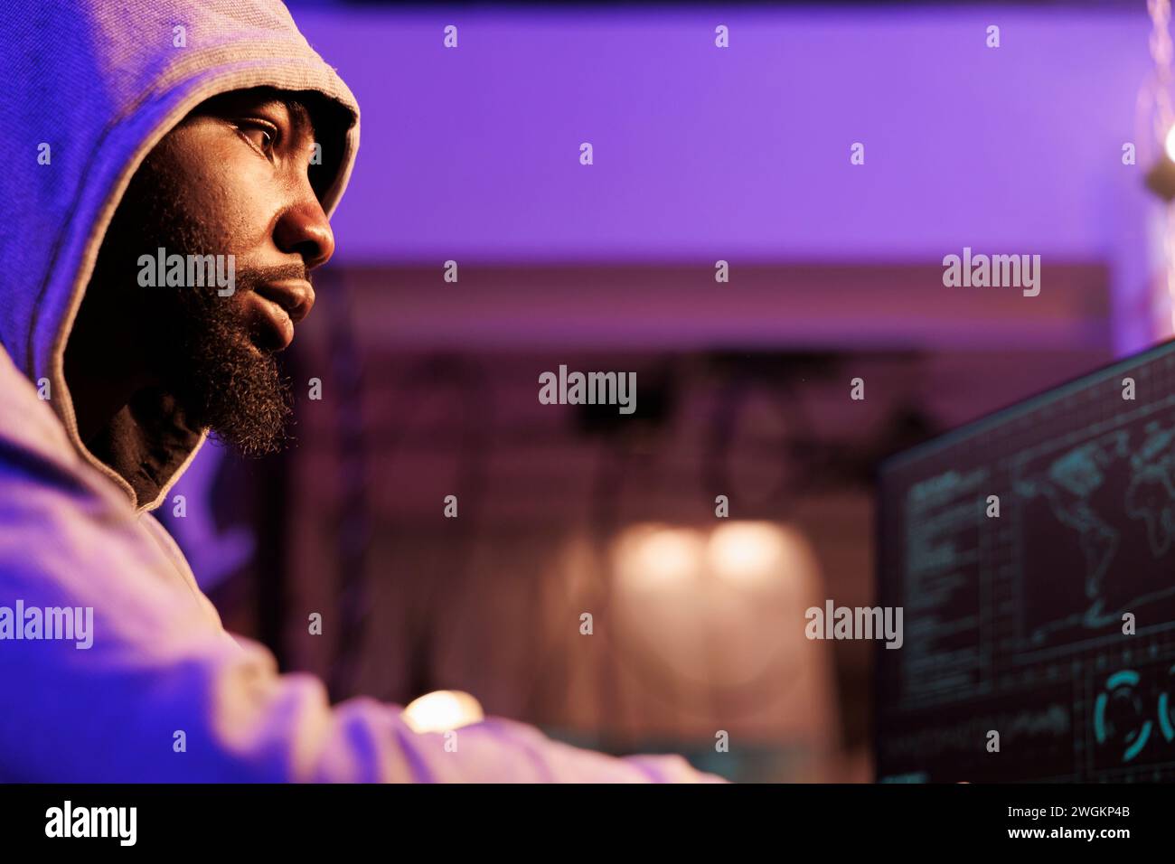 Server room activity hi-res stock photography and images - Alamy