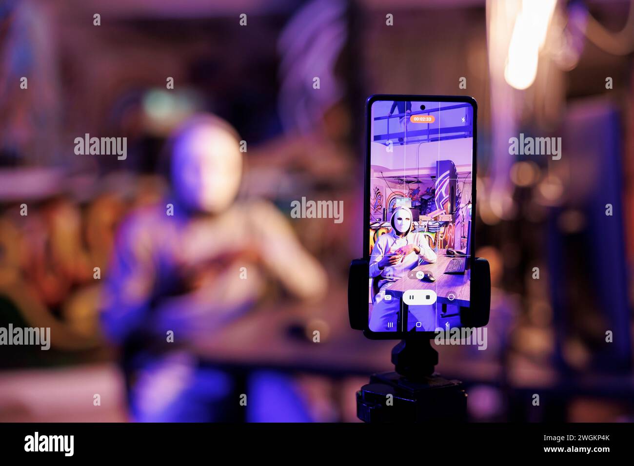 Victim of a scammer hi-res stock photography and images - Alamy