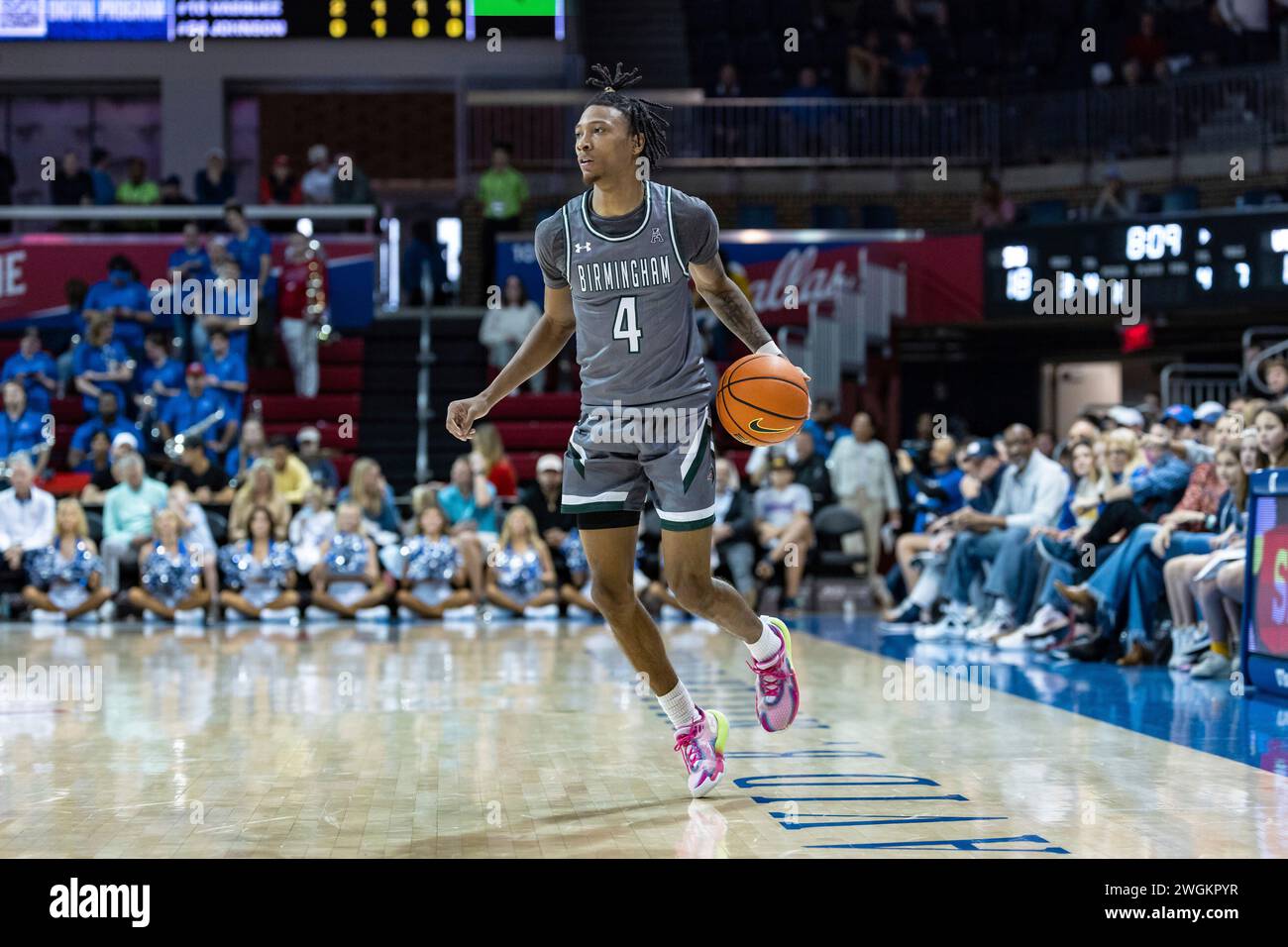 DALLAS, TX - FEBRUARY 04: UAB Blazers guard Eric Gaines (#4) dribbles ...