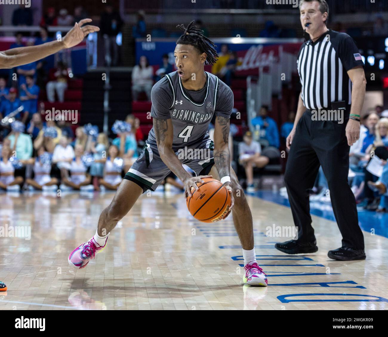 DALLAS, TX - FEBRUARY 04: UAB Blazers guard Eric Gaines (#4) makes a ...