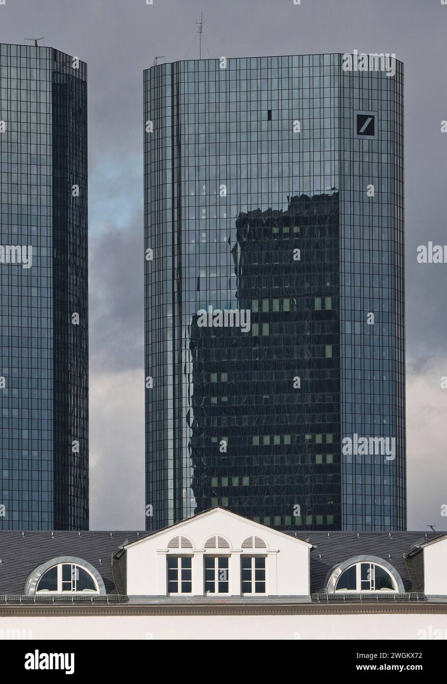 corporate headquarters of Deutsche Bank, twin towers with building on ...