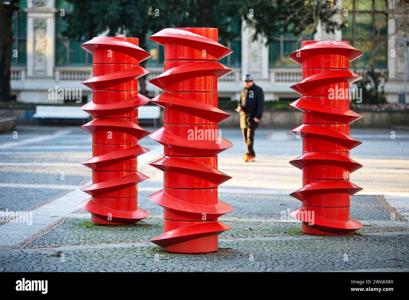 Rotating screws hi-res stock photography and images - Alamy