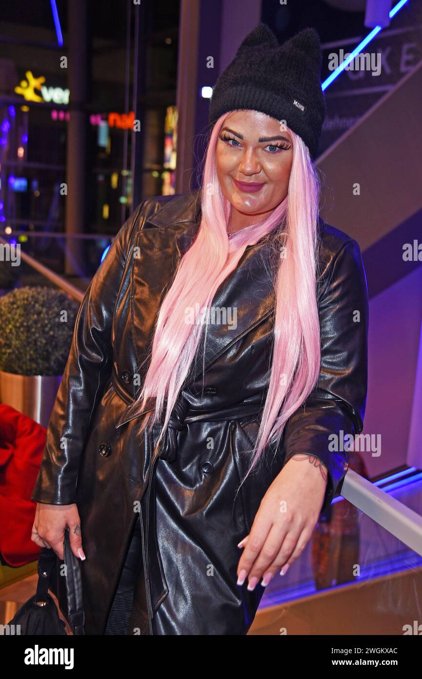 Kitty Kat bei der Fashion Show Geboren, um Grosses zu erschaffen von ...