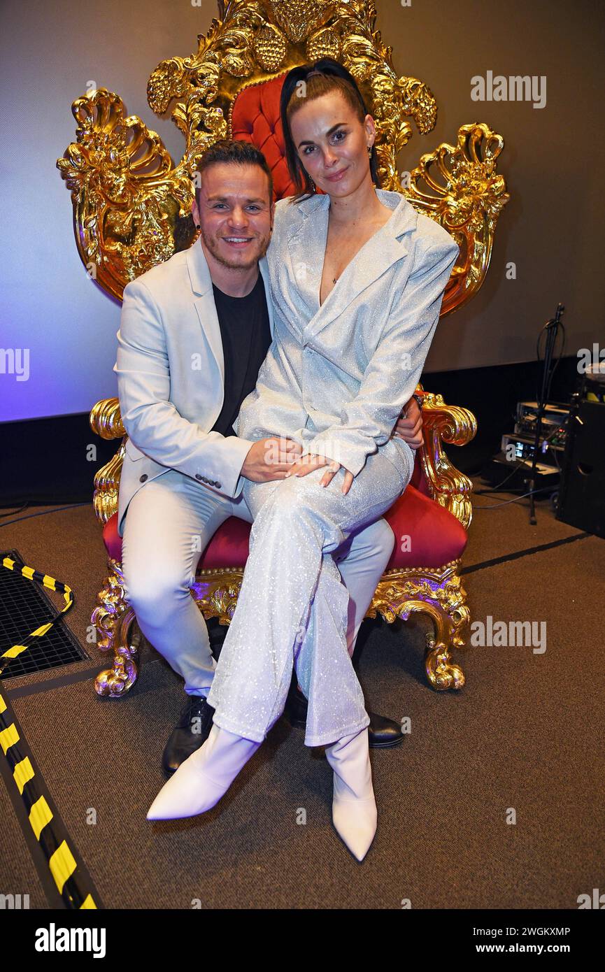 Henning Merten mit Ehefrau Denise Merten bei der Fashion Show Geboren ...