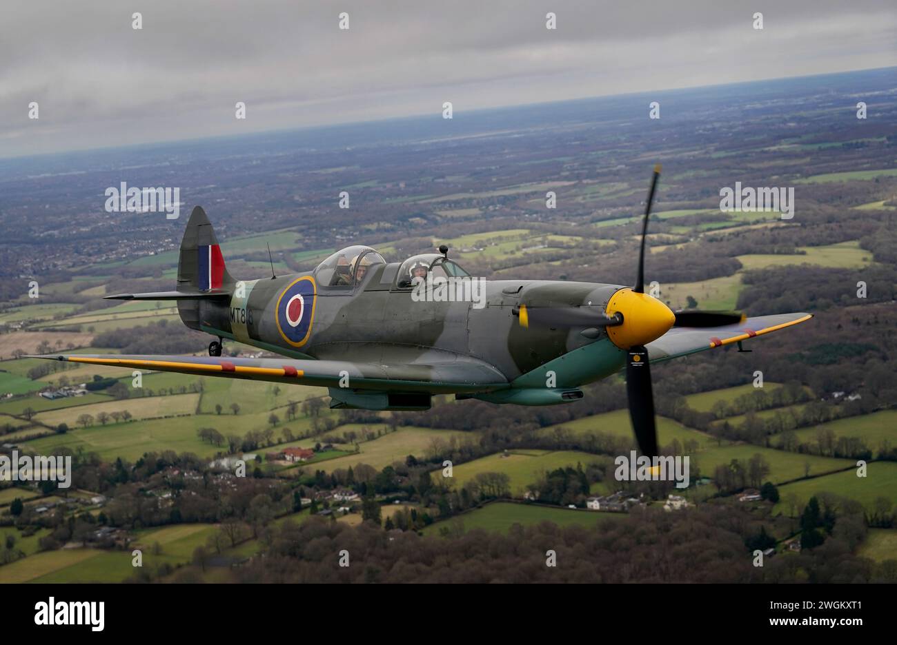 102-year-old Jack Hemmings AFC flies a Spitfire plane to mark 80th ...