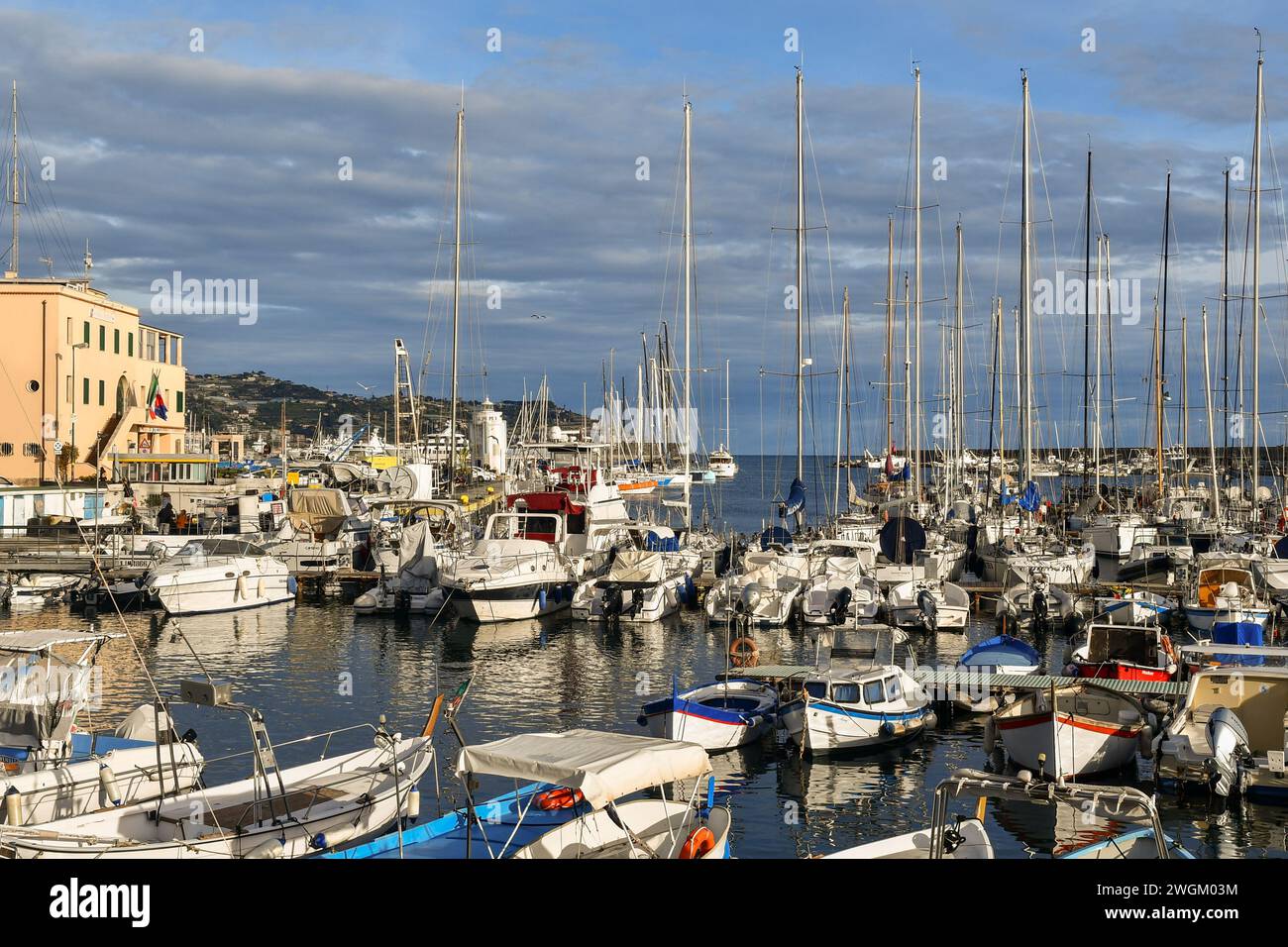 European boats middle ages hi-res stock photography and images - Alamy