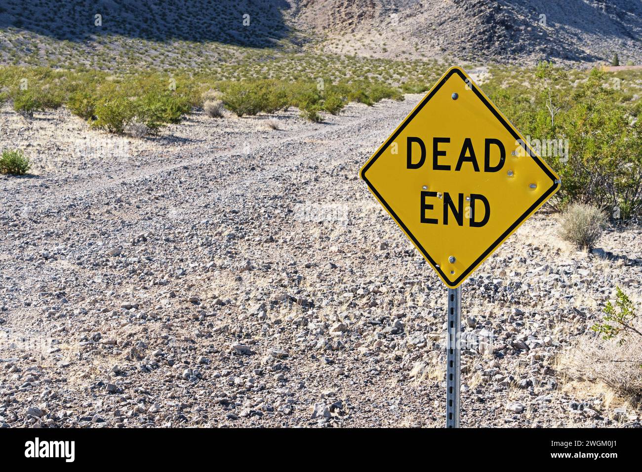 Dead end sign hi-res stock photography and images - Alamy