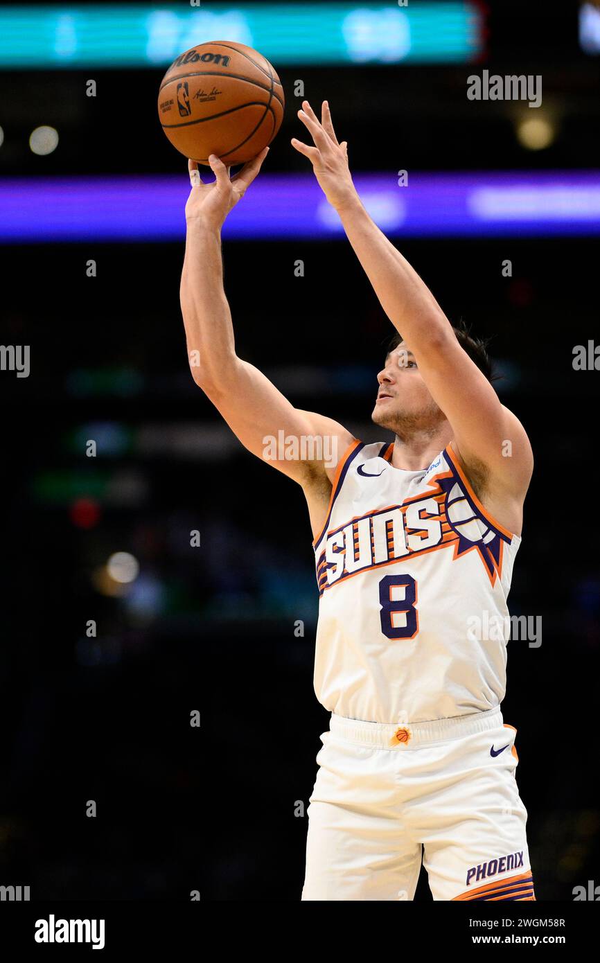 Phoenix Suns guard Grayson Allen (8) in action during the second half ...