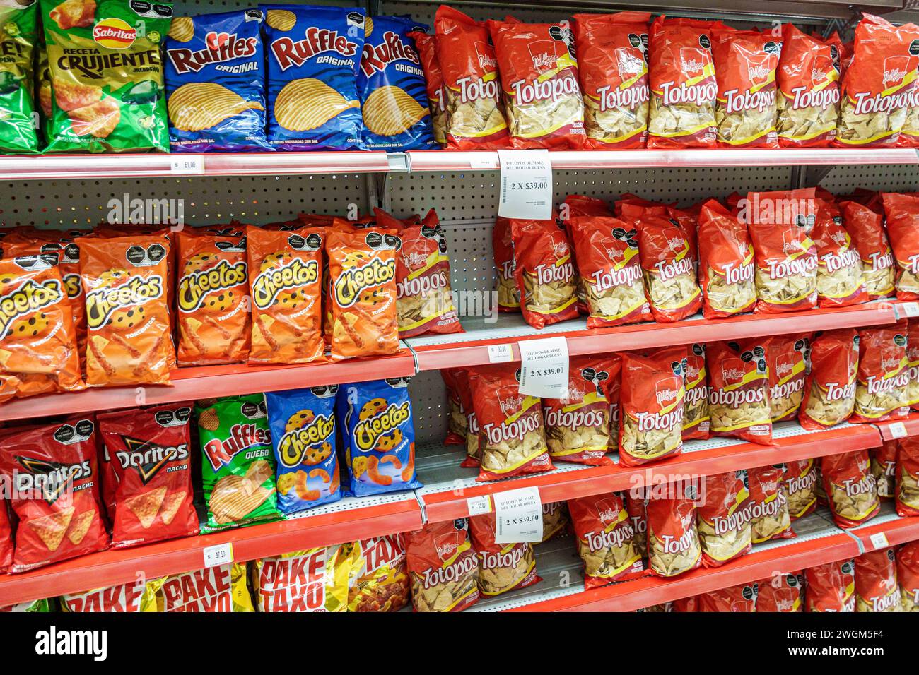Ruffles cheetos doritos totopos hi-res stock photography and images - Alamy