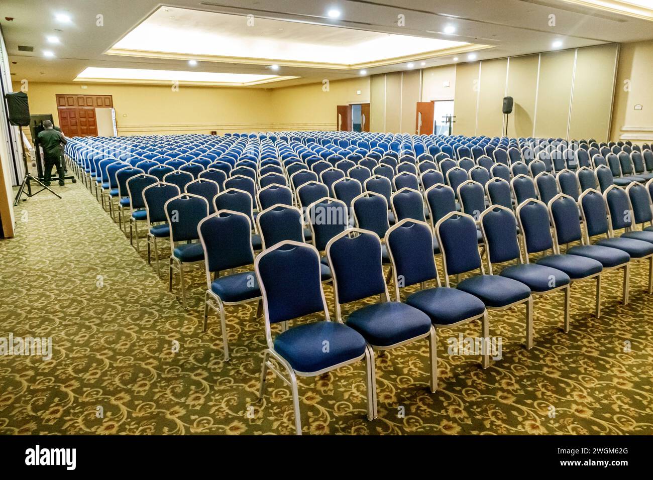 Empty ballroom meeting room hi-res stock photography and images - Alamy
