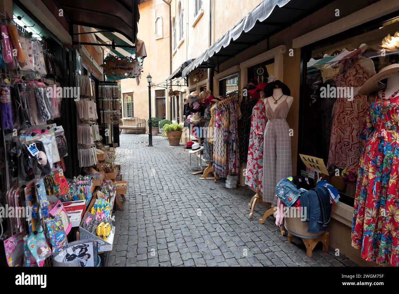 Primo Piazza, Italian architecture in Khao Yai, Thailand - Primo Piazza ...