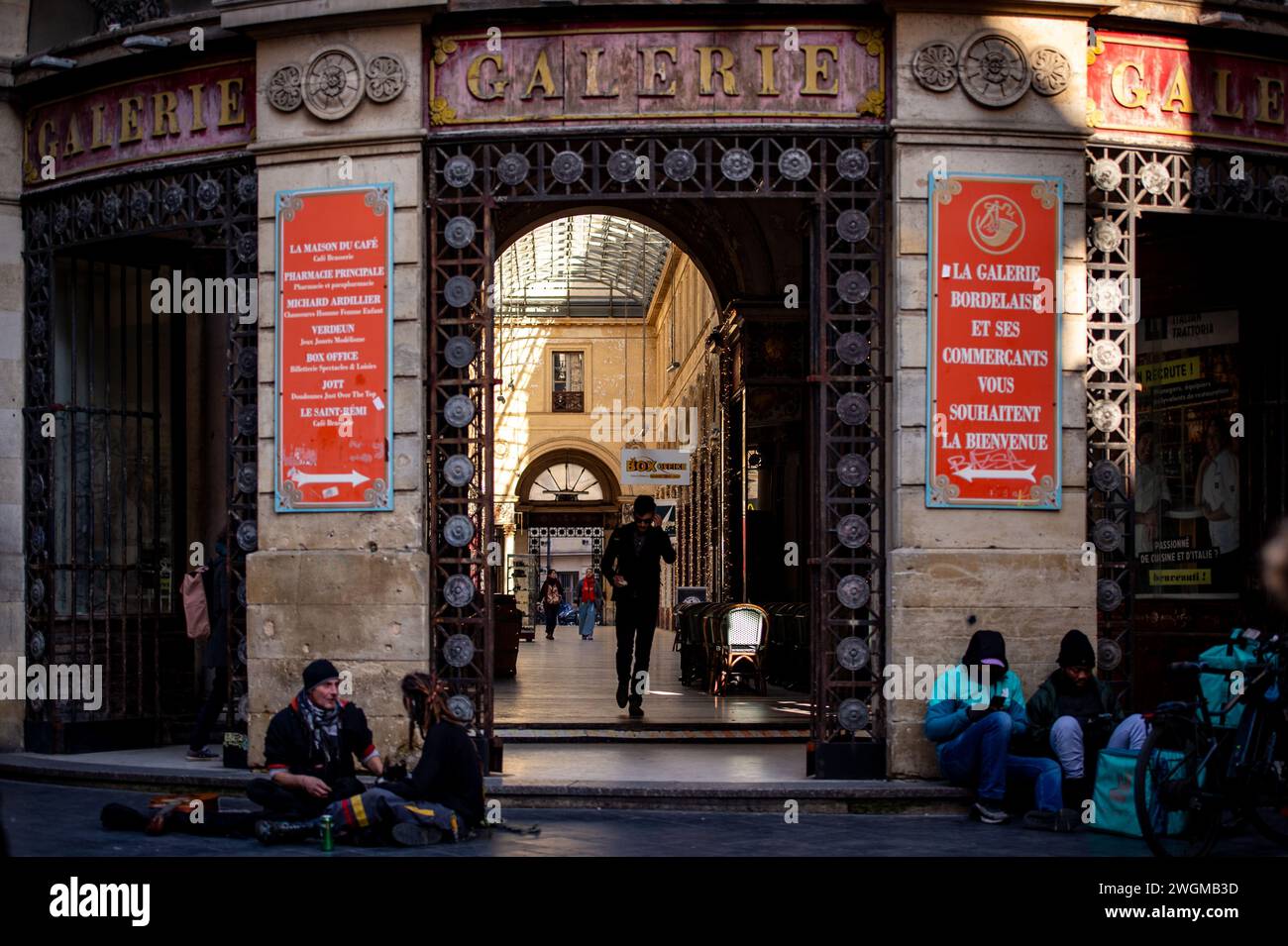 Bordeaux arch light hi-res stock photography and images - Alamy