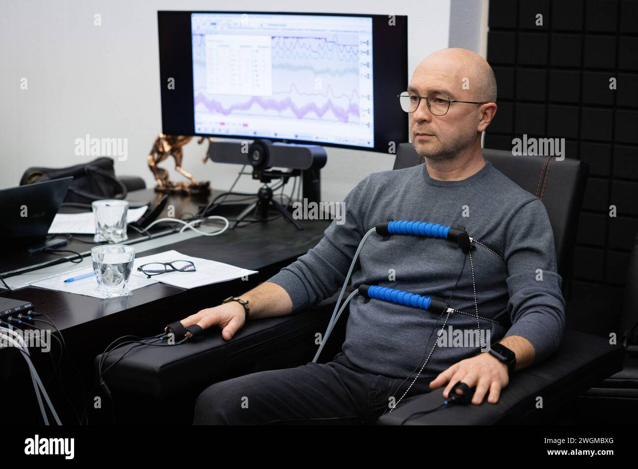 Department of defense contract hi-res stock photography and images - Alamy