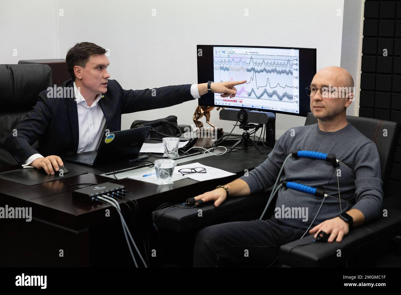 Department of defense contract hi-res stock photography and images - Alamy