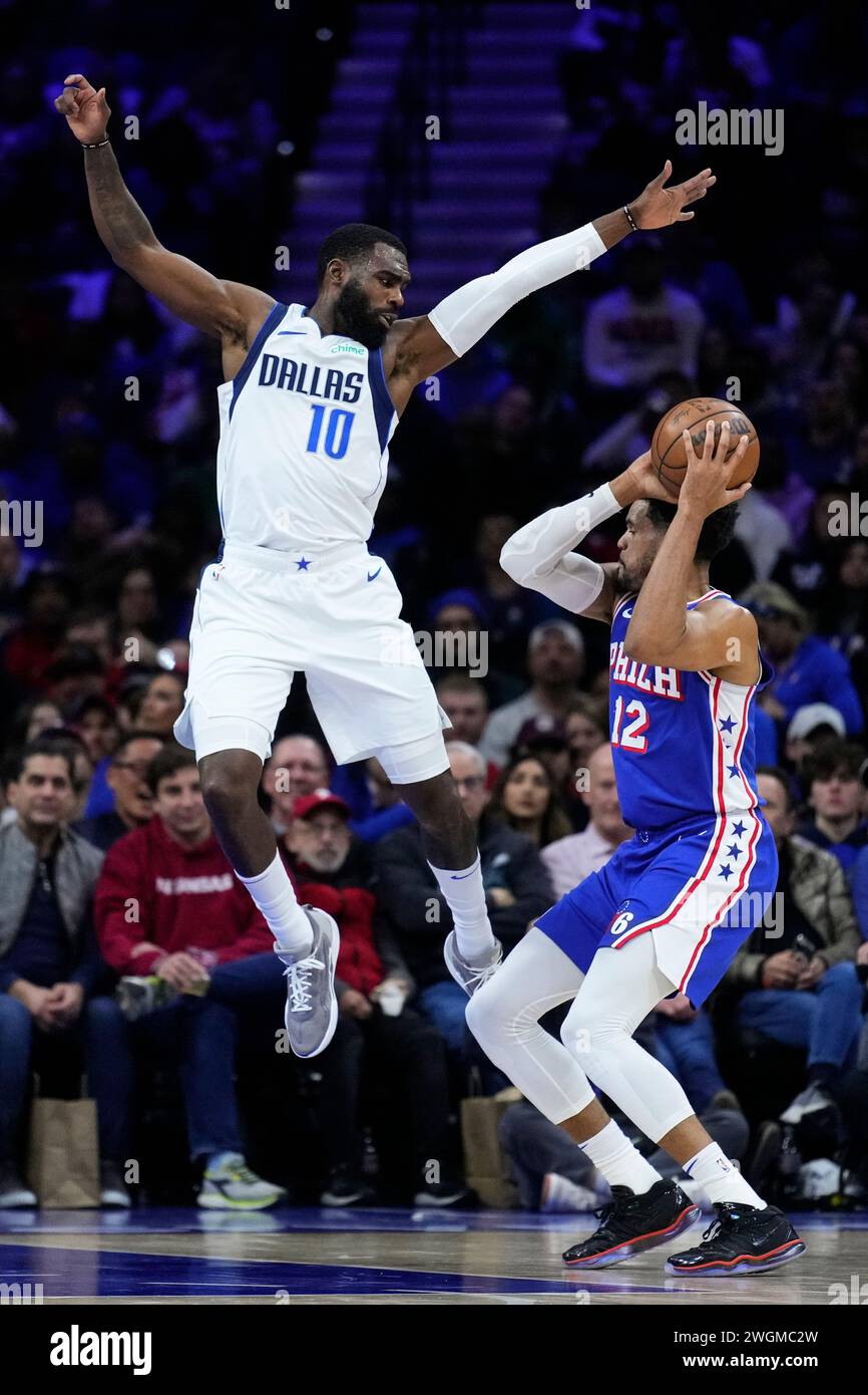 Philadelphia 76ers' Tobias Harris (12) looks to shoot past Dallas ...