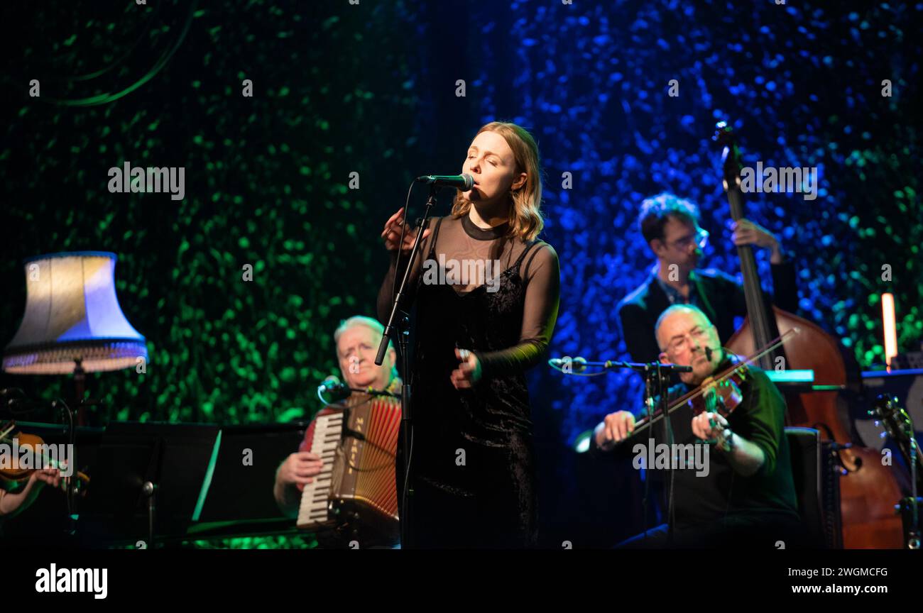 Gaelic singer of the year hi-res stock photography and images - Alamy