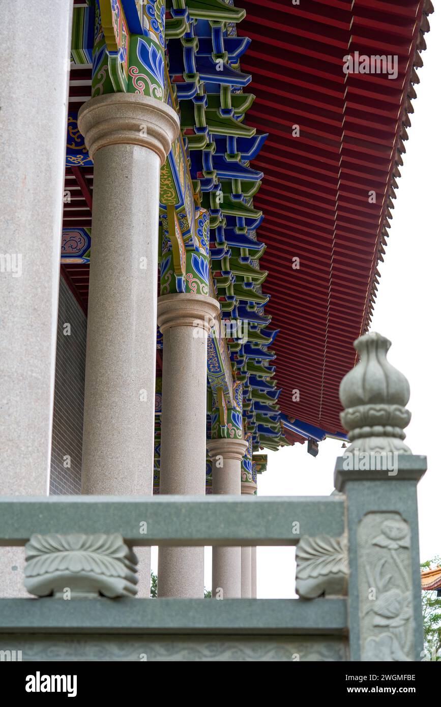 A magnificent and exquisite Chinese Buddhist temple hall Stock Photo ...