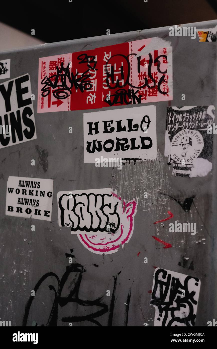 Japanese advertising signage tokyo hi-res stock photography and images ...