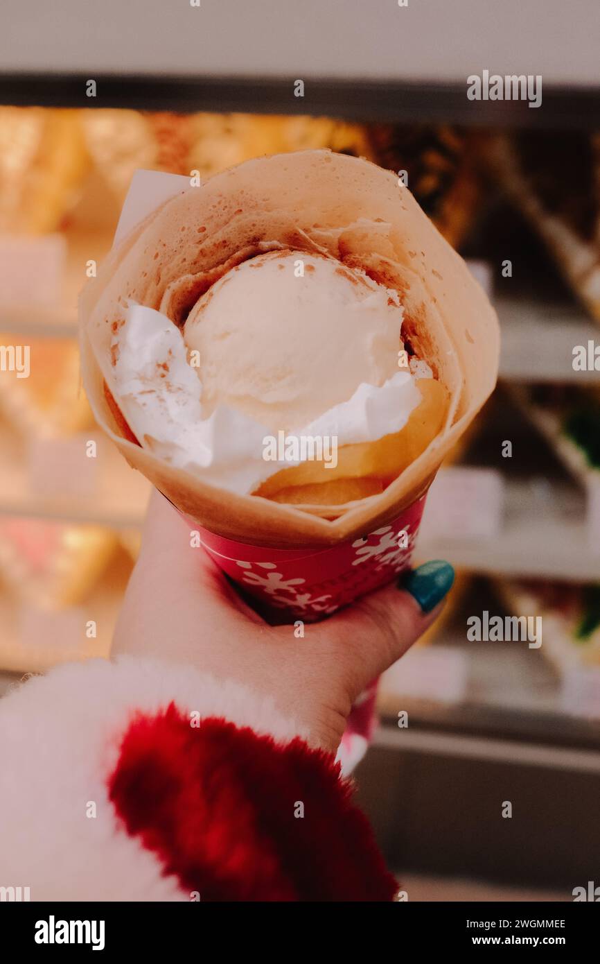 Japanese street food crepe, Tokyo, Japan, harajuku Stock Photo - Alamy